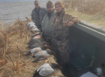 Wisconsin Duck Hunts | Mississippi River Waterfowl Hunting Outfitter
